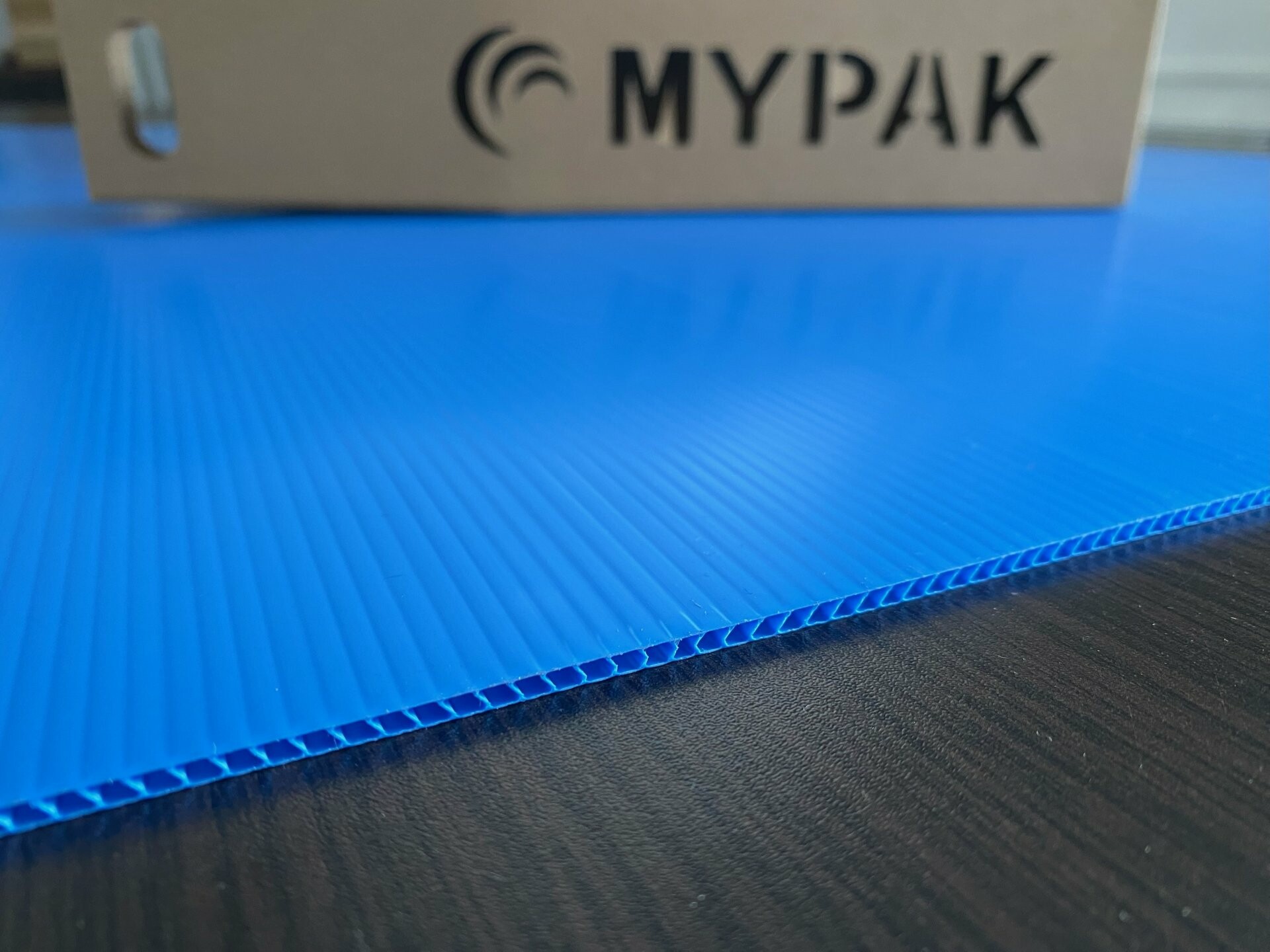 Výroba obalů z kartonplastu | MYPAK